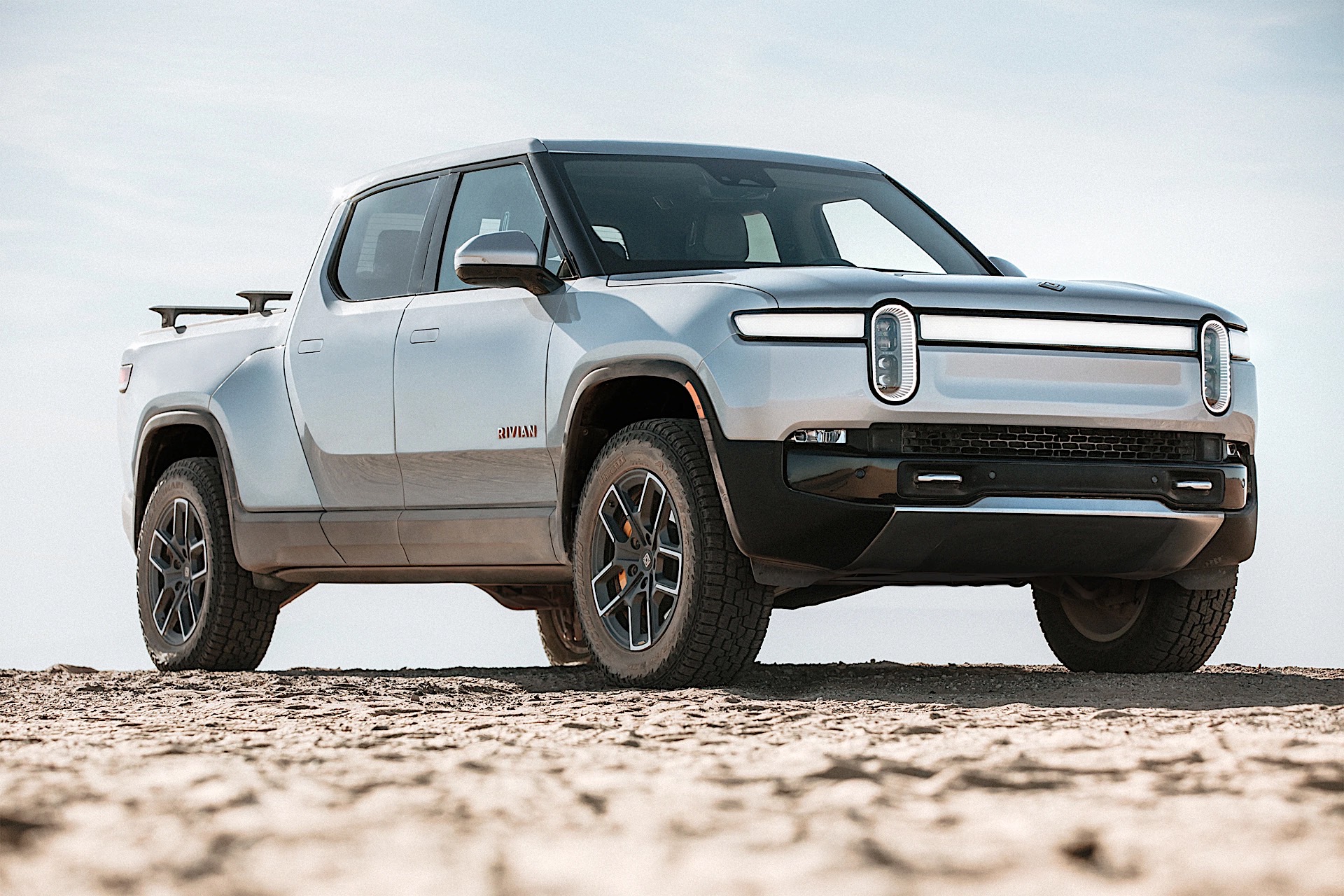 Rivian takes a closer look at the R1T’s interior in a new update - EV Pulse