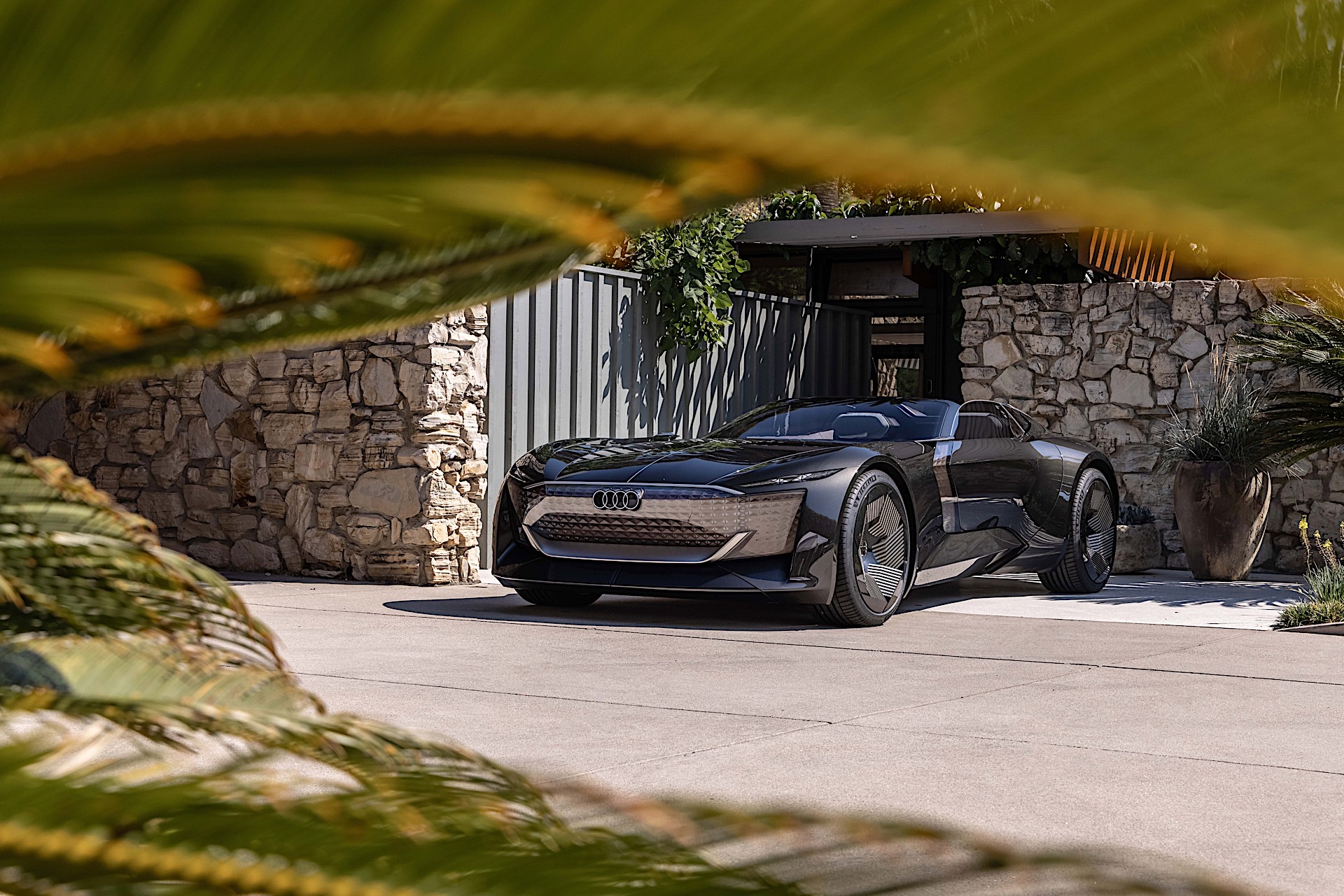 The Audi skysphere Concept is an electric convertible with an extending ...