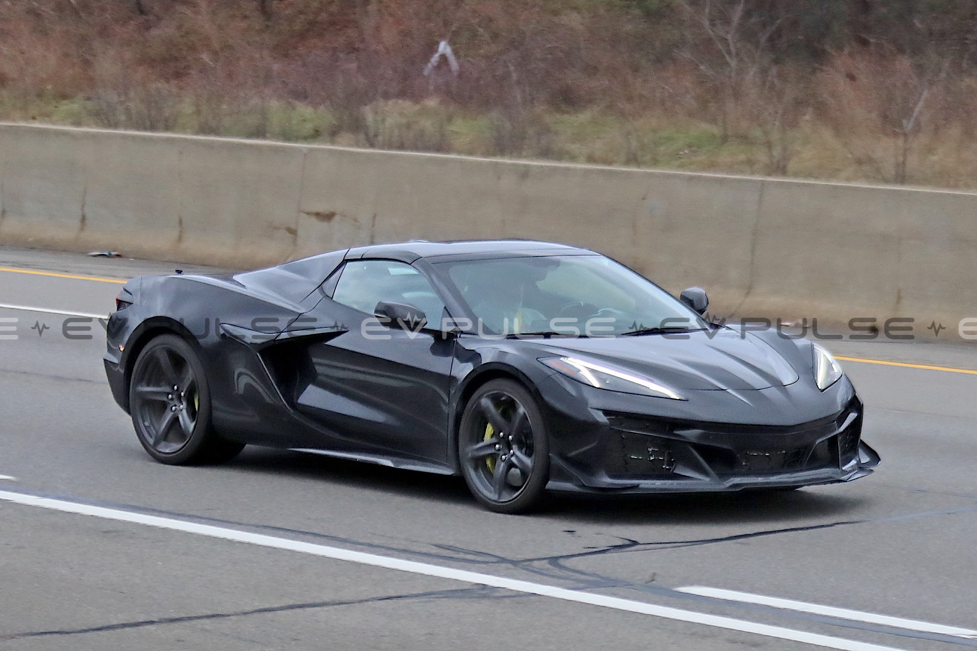 Chevrolet Corvette E-Ray caught completely undisguised tooling around ...