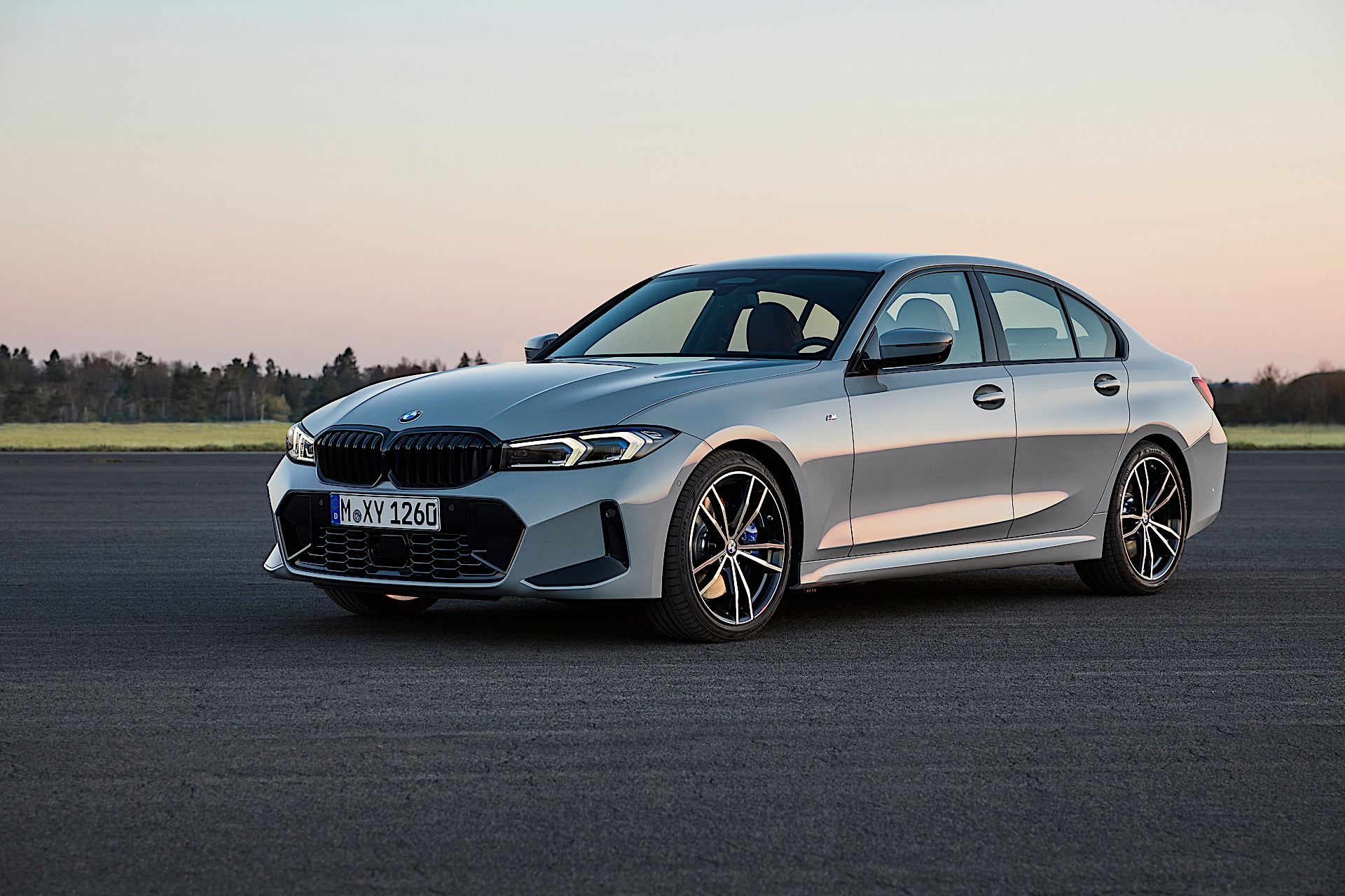 2023 BMW 330e Gets A Nip Tuck And New Tech Features EV Pulse 2023 BMW 330e Gets A Nip Tuck And New Tech Features EV Pulse