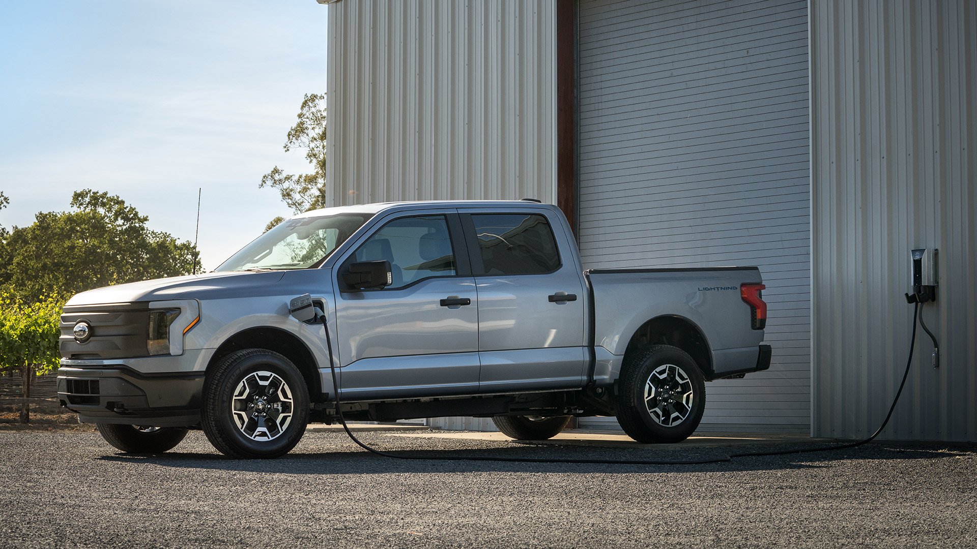 Ford Pro is leading the way in helping save the power grid - EV Pulse