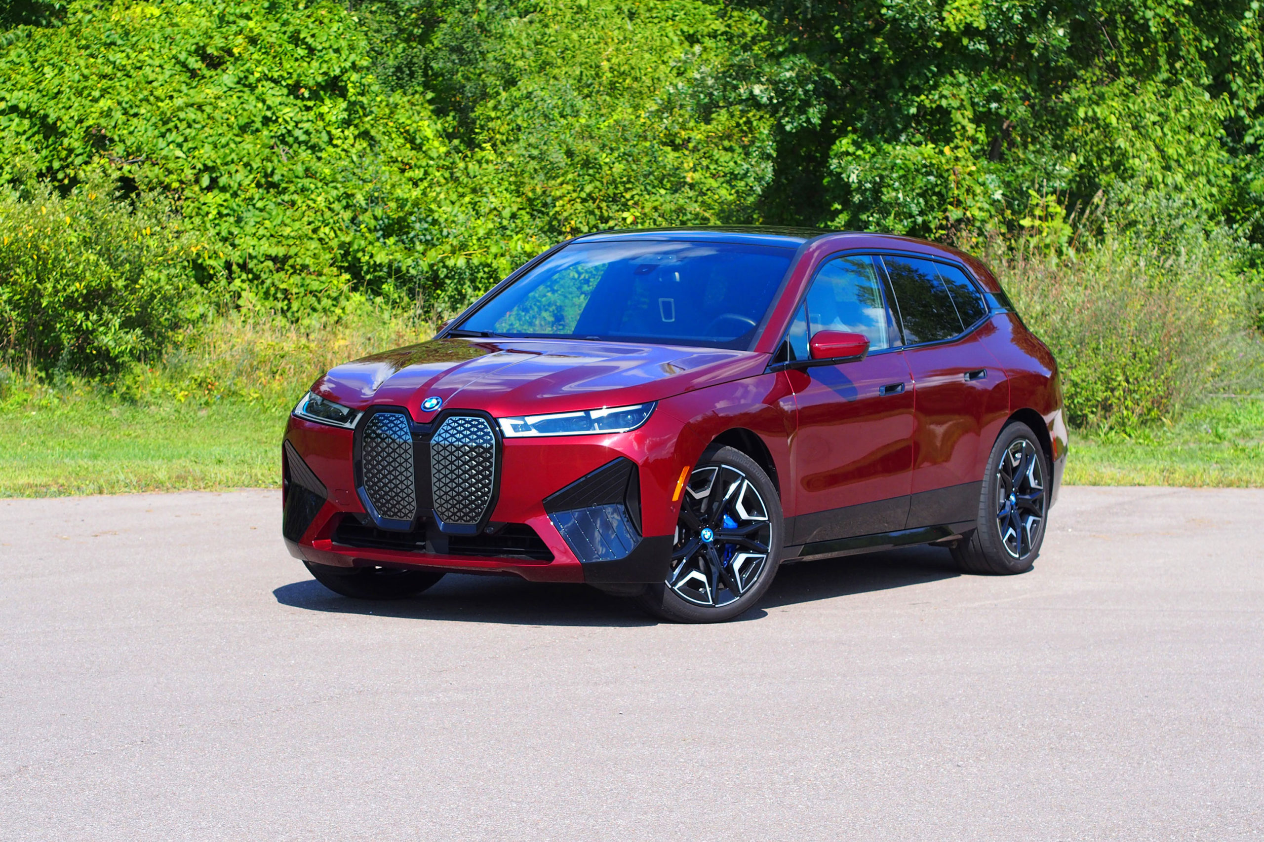 2022 BMW iX xDrive50 review: The future is now - EV Pulse