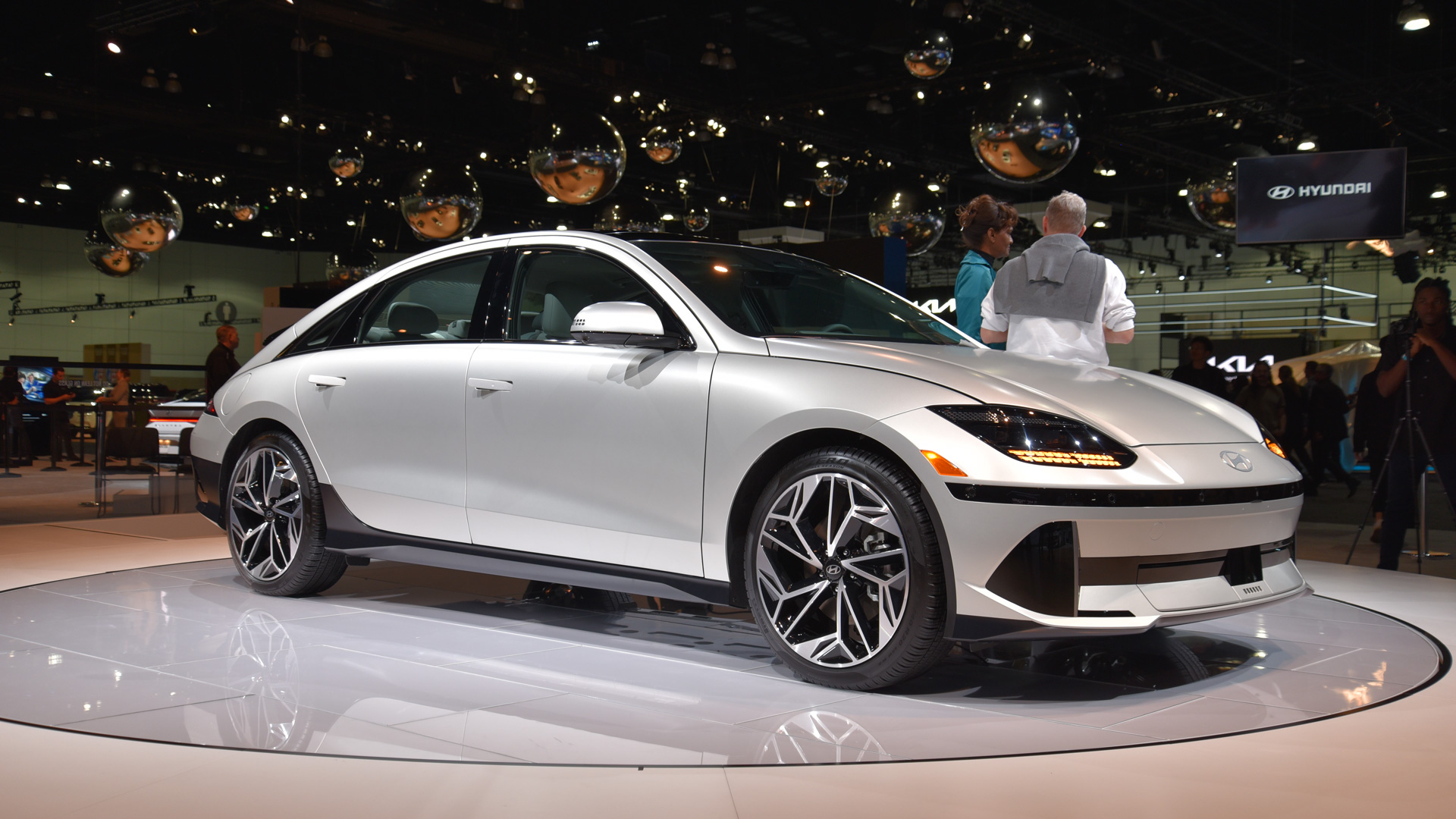 2023 U.S.-spec Hyundai Ioniq 6 debuts, aims for 340 miles of range - EV ...