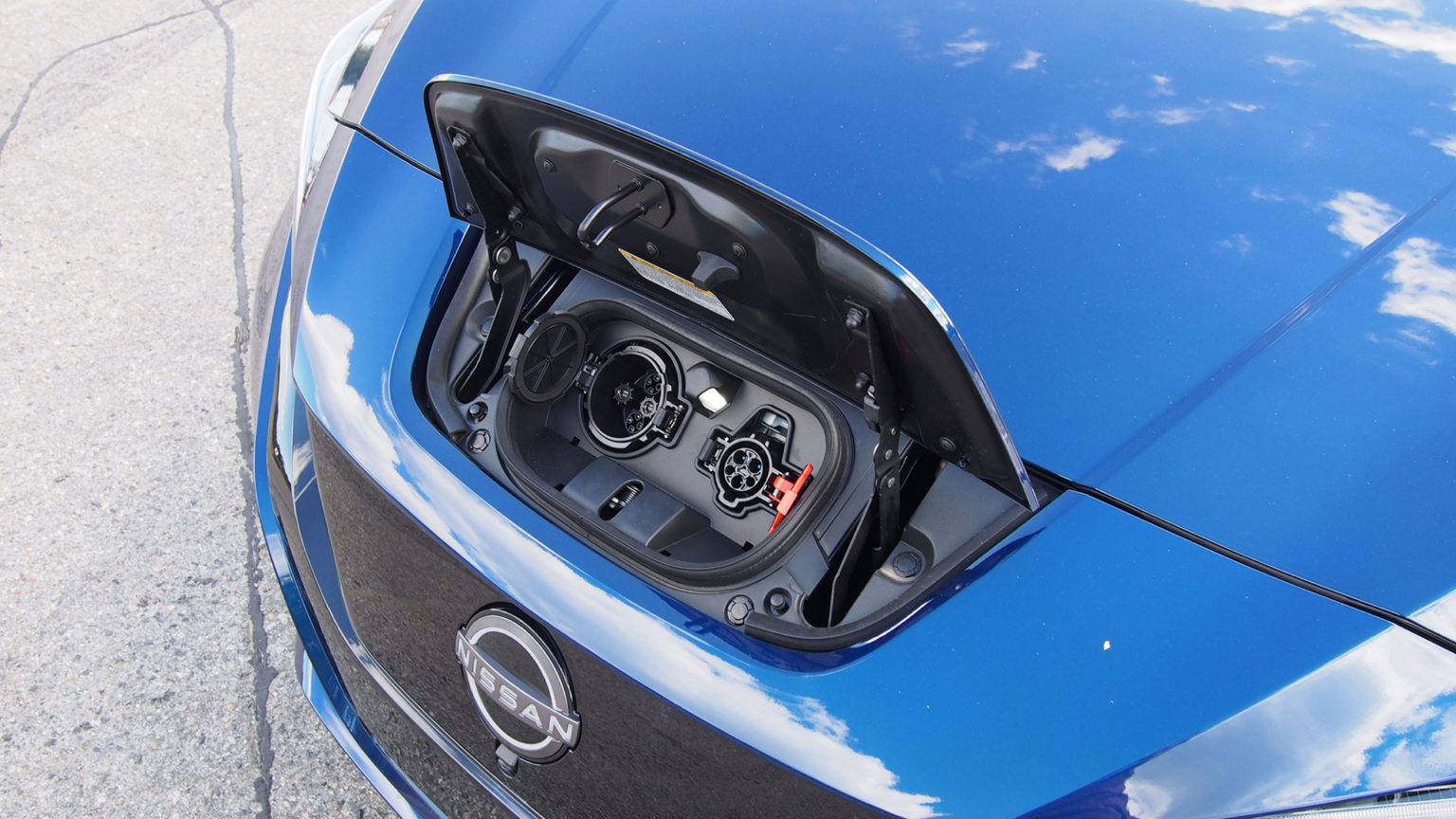 Nissan leaf connector type store