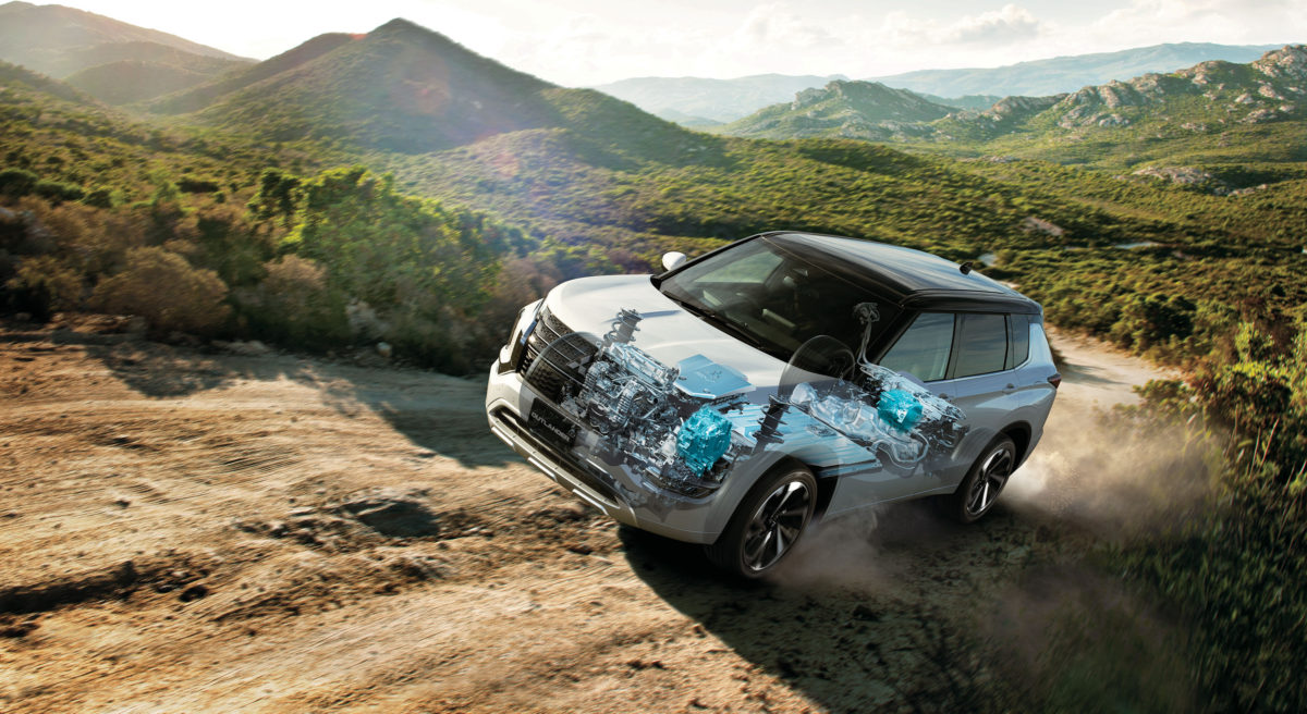 2023 Mitsubishi Outlander PHEV first drive review: The best Nissan ...