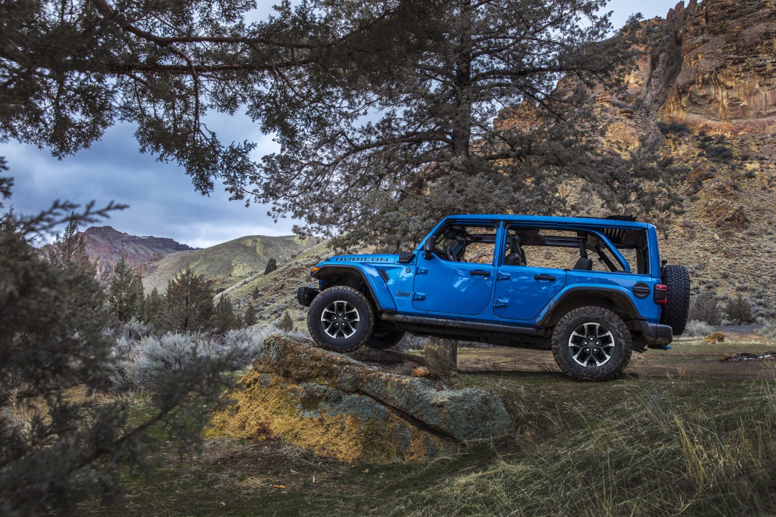 2024 Jeep Wrangler 4xe offers Jeep 4xe Power Box - EV Pulse
