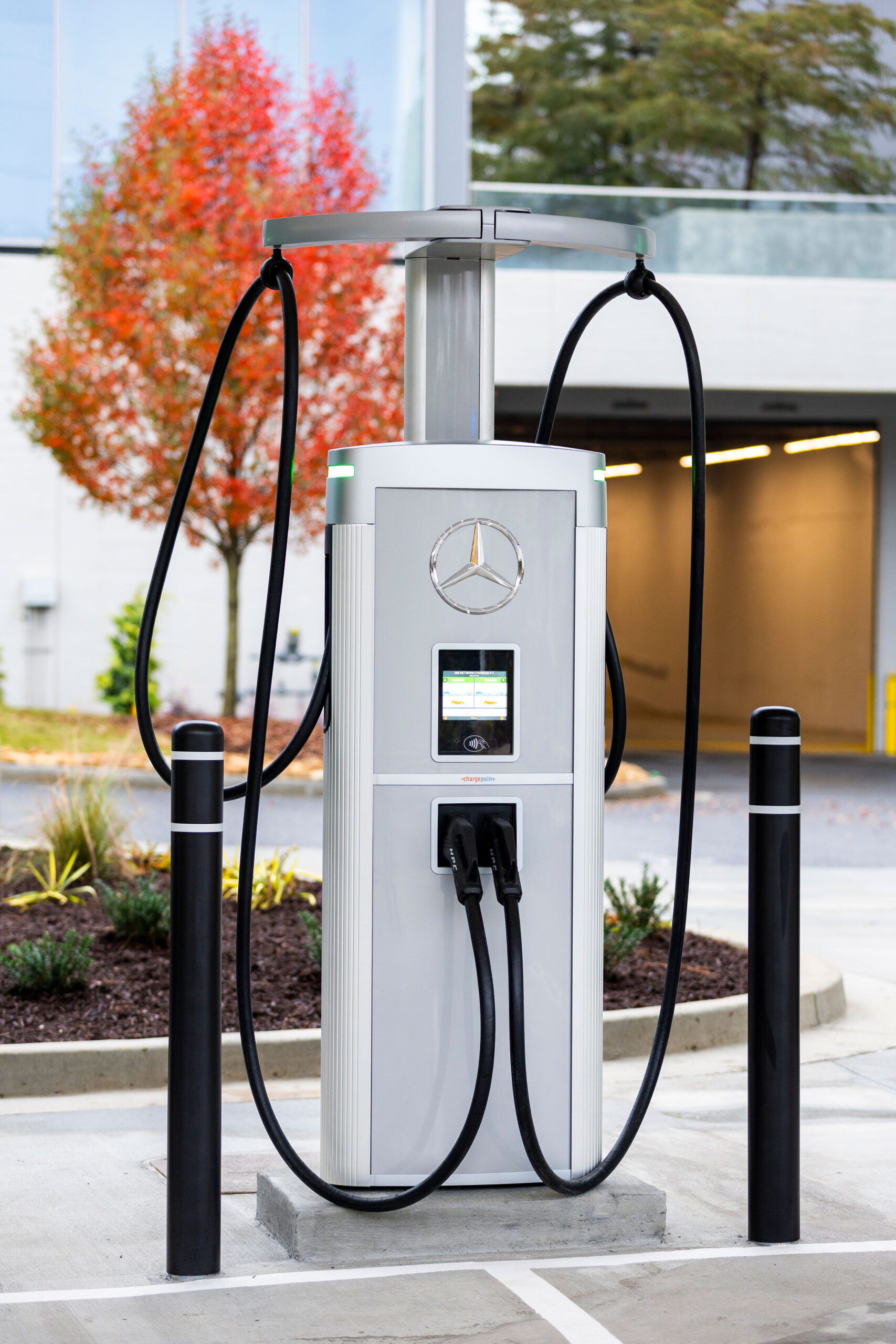 EV ownership elevated: Mercedes-Benz opens luxurious new charging hub ...