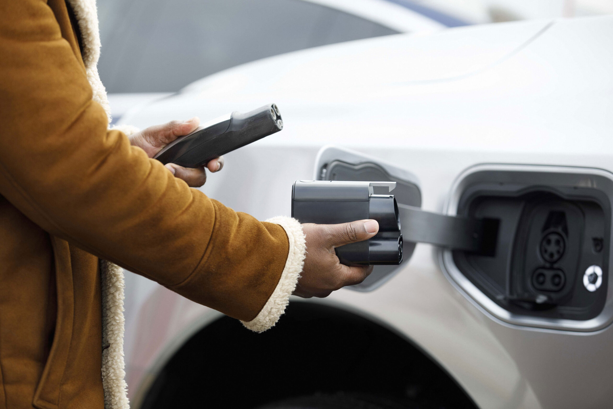 Ford to give complimentary NACS charging adapters to existing Mach-E ...