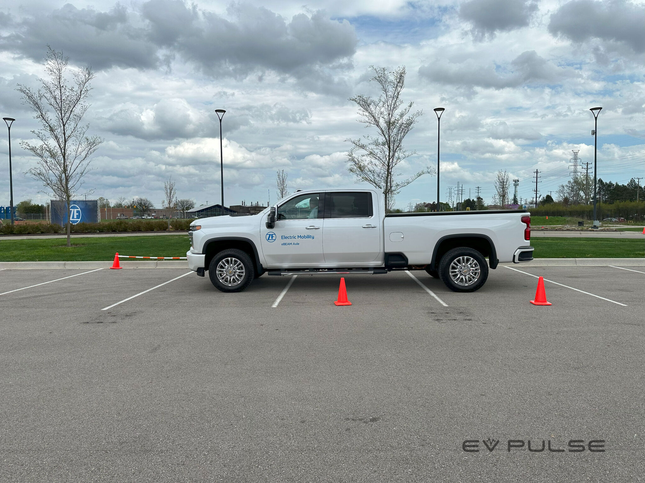 ZF eBeam Axle technology simplifies heavy vehicle electrification - EV ...