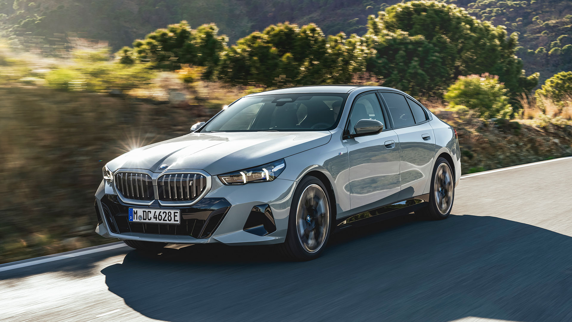 New tech boosts efficiency in BMW i5 models - EV Pulse