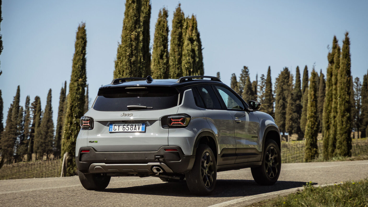 Jeep Avenger 4xe: Hybrid power meets rugged capability - EV Pulse