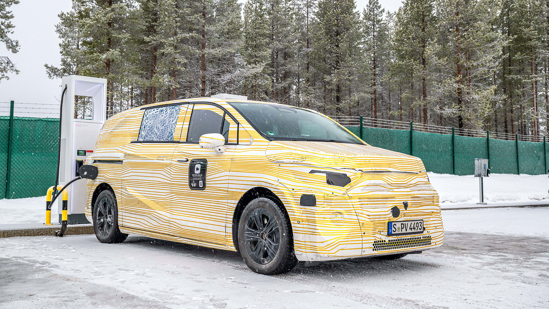 Mercedes-Benz Vans to debut all-electric models by 2026 - EV Pulse