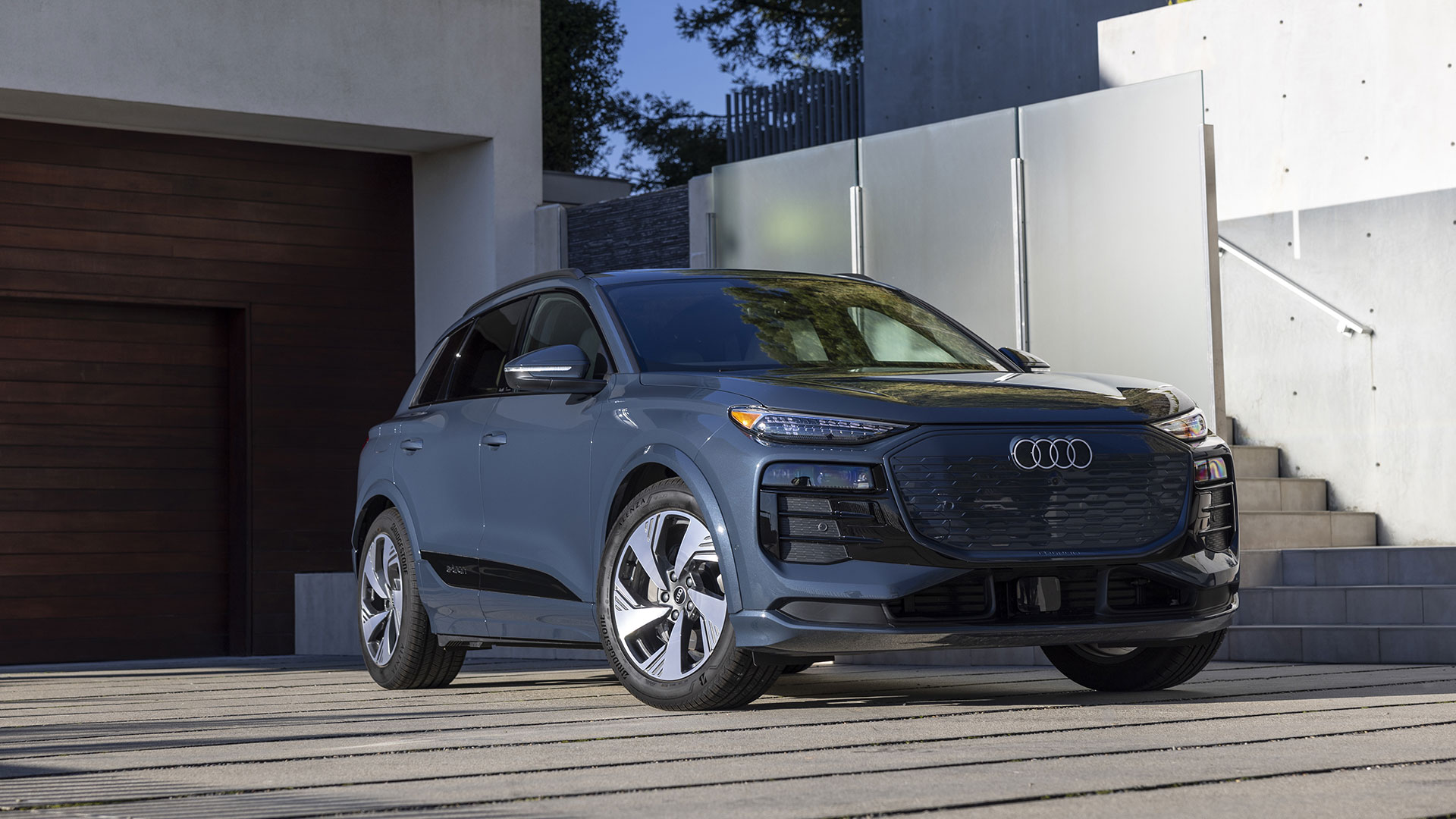 Audi Q6 e-tron earns IIHS top safety pick+ award - EV Pulse